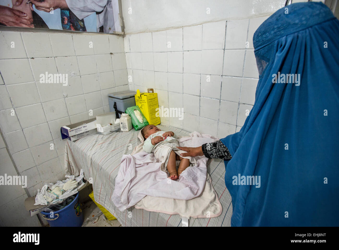 Group of people wearing burka hi-res stock photography and images - Alamy