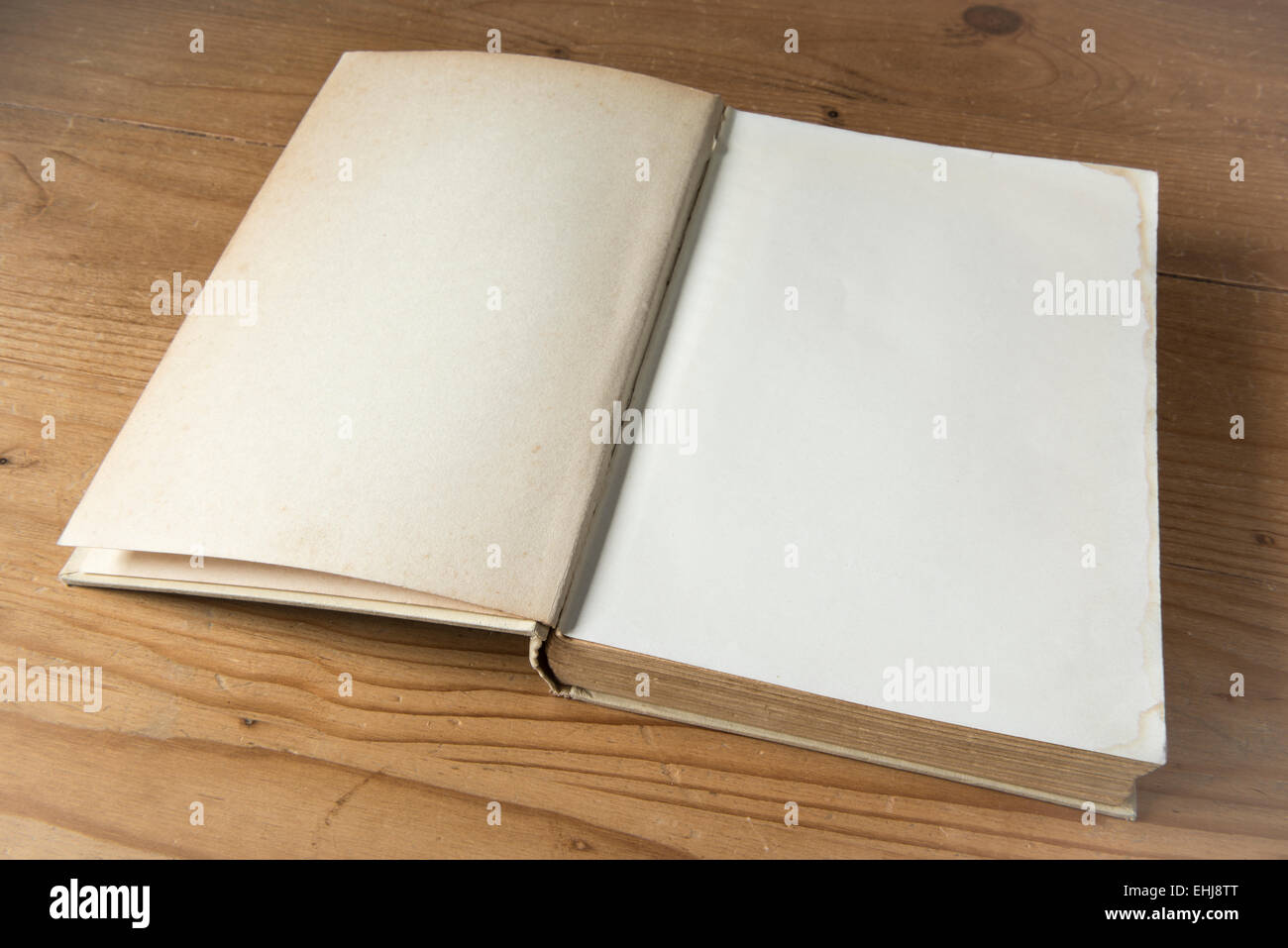 Antique book page hi-res stock photography and images - Alamy