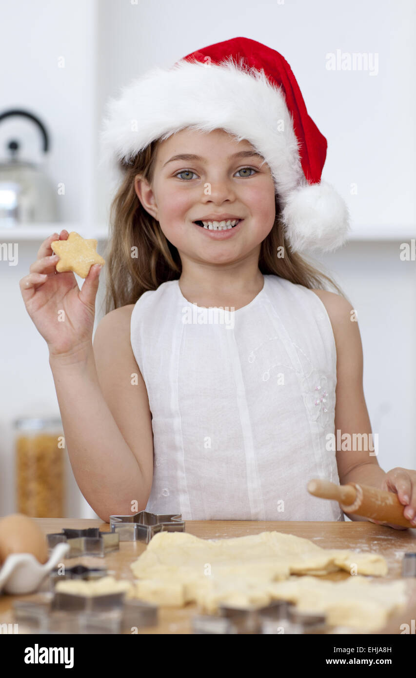 Family baking cakes hi-res stock photography and images - Alamy