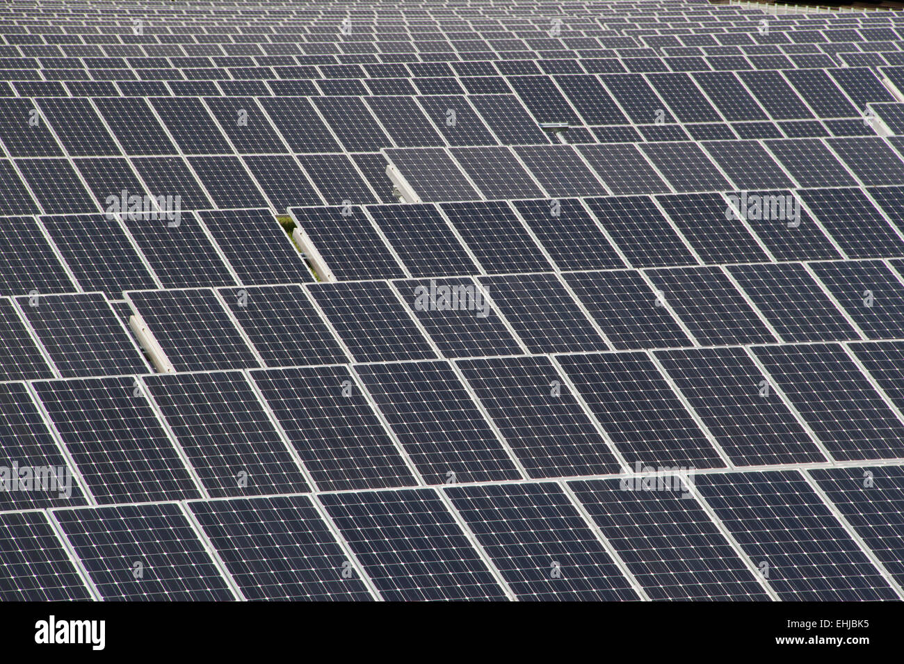 Solar fields hi-res stock photography and images - Alamy