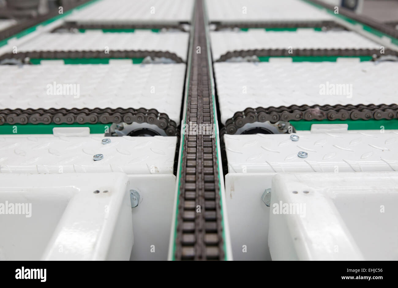 Conveyor chain hi-res stock photography and images - Alamy