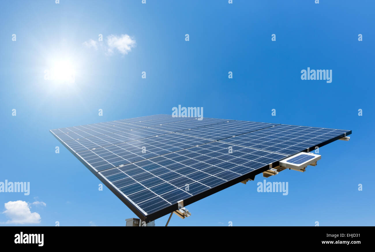 Solar panel battery sun hi-res stock photography and images - Alamy
