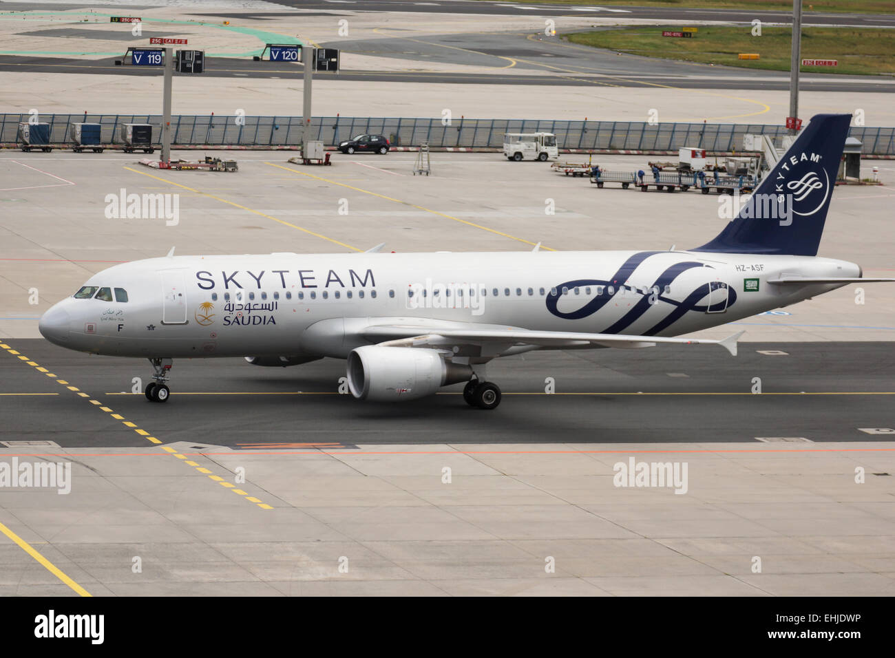 Skyteam hi-res stock photography and images - Alamy