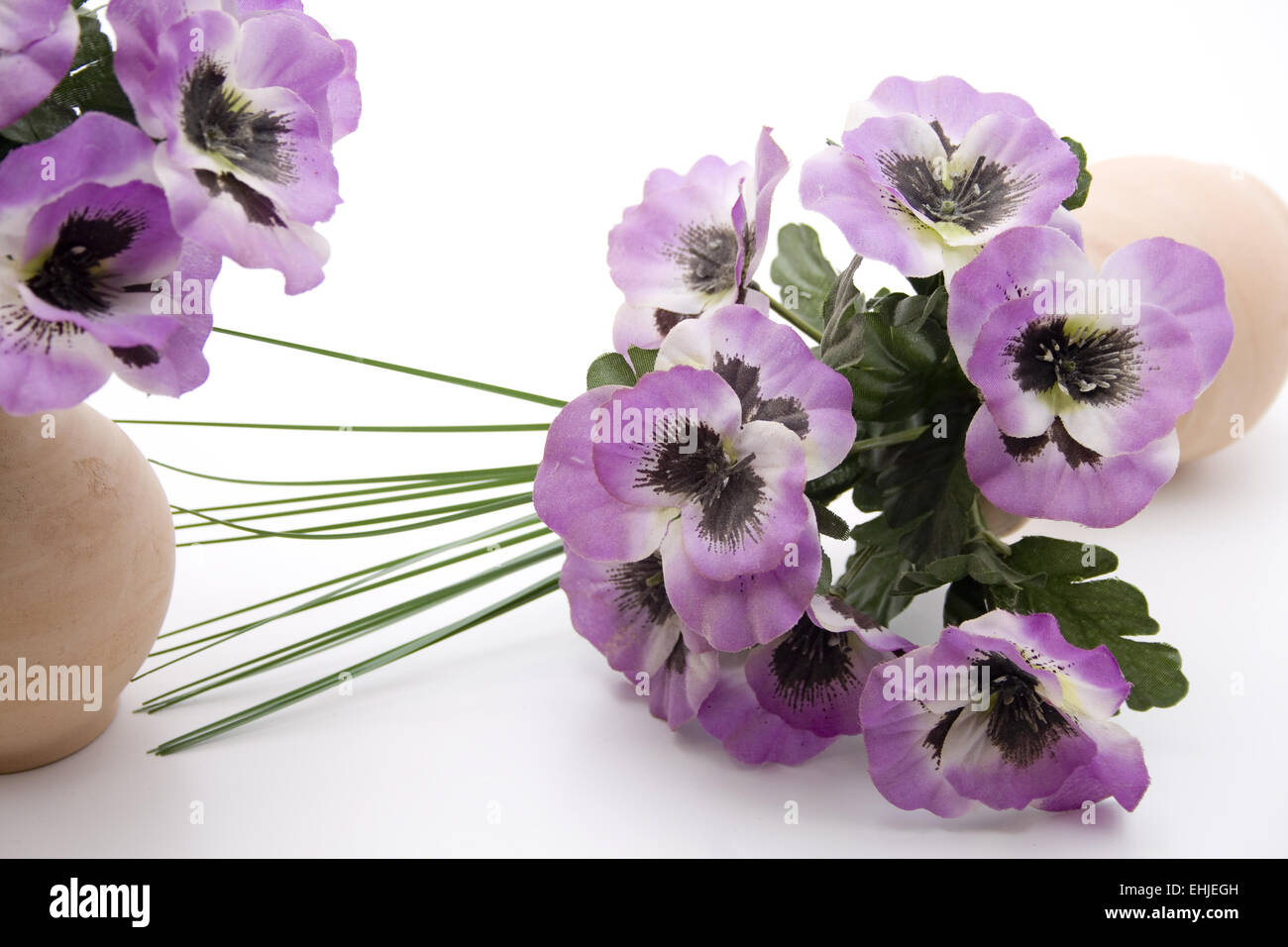 Violets In Vase Stock Photos & Violets In Vase Stock Images - Alamy