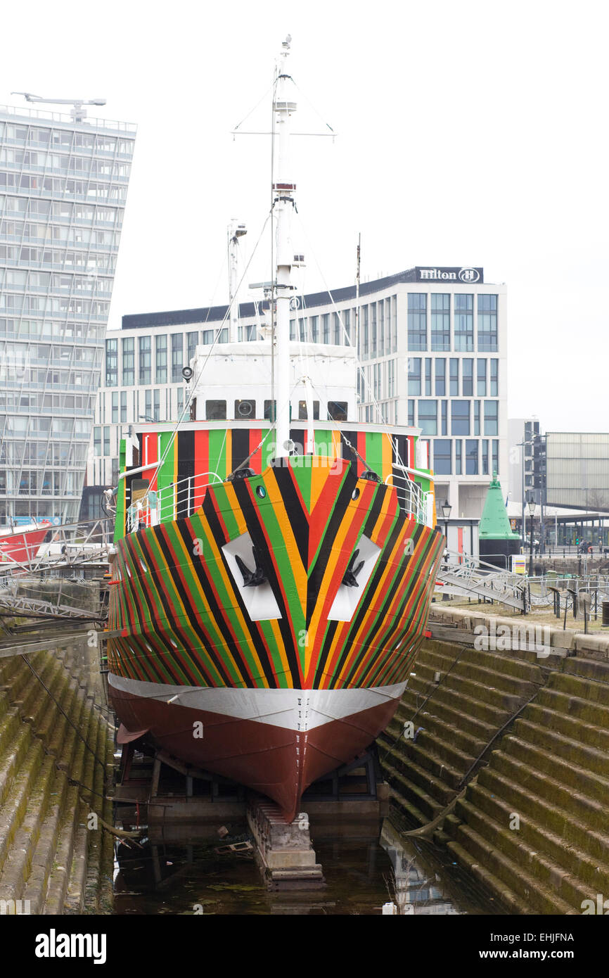 Liverpool dry docks hi-res stock photography and images - Alamy