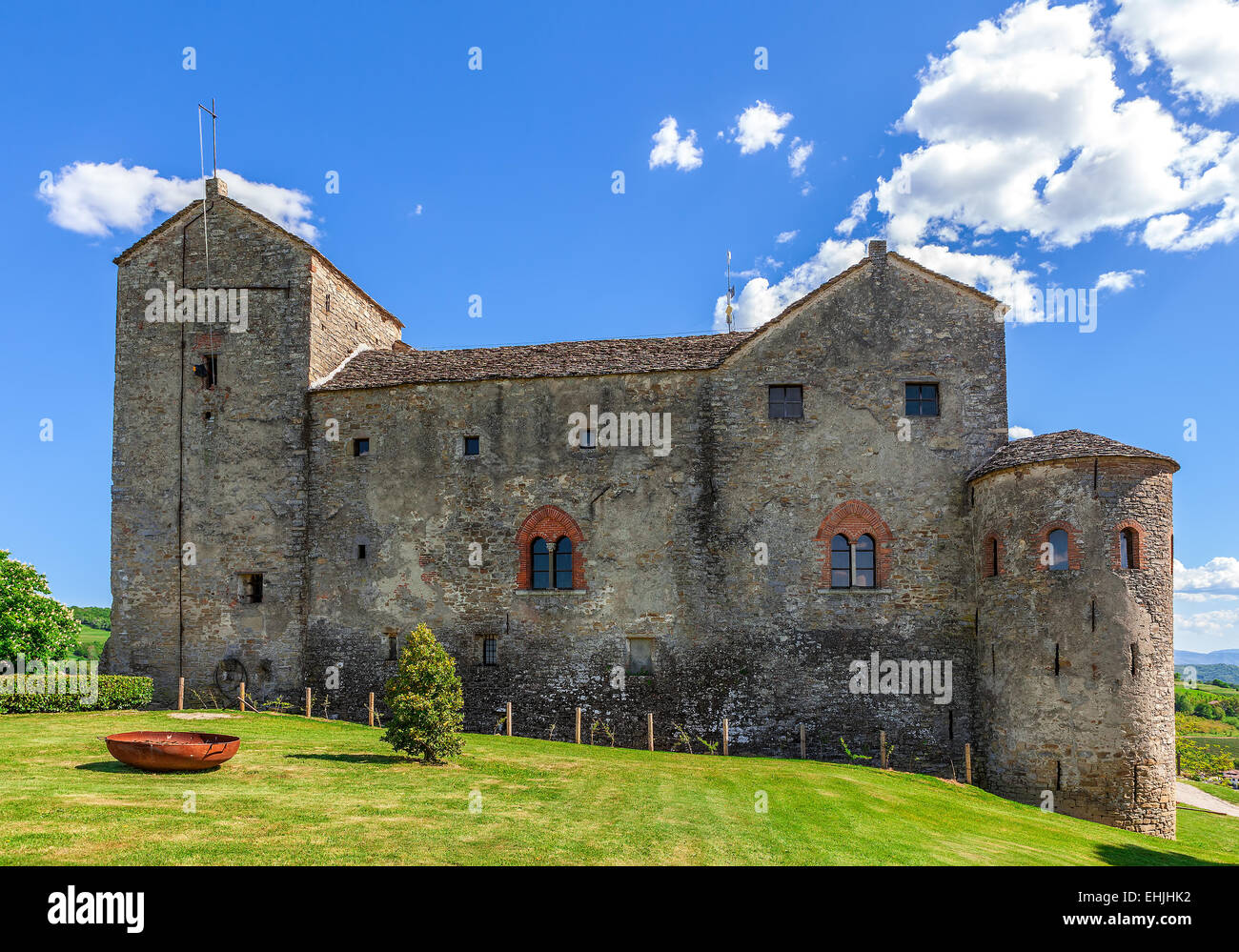 Small medieval castle on small hi-res stock photography and images - Alamy