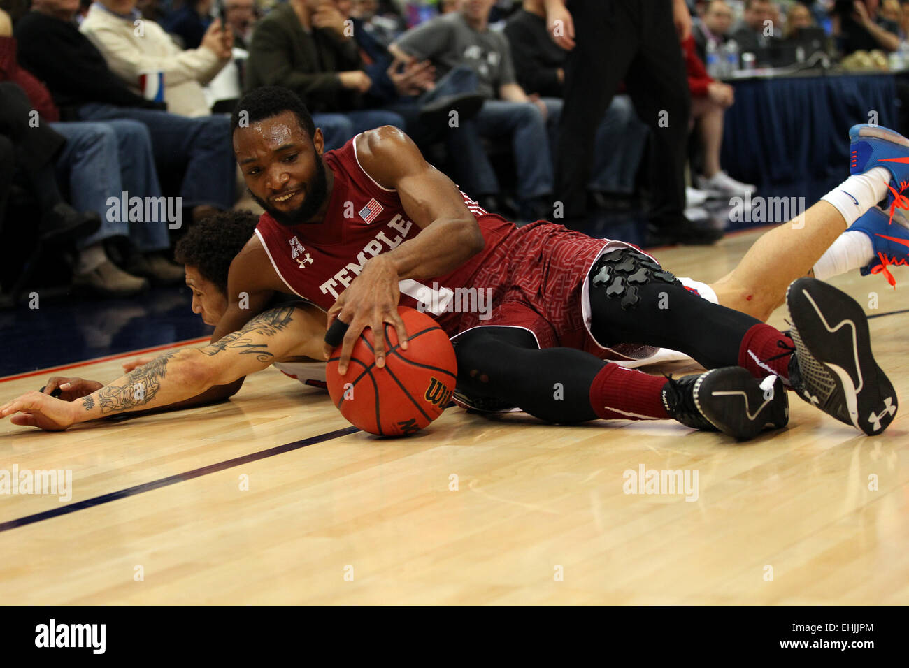 Hartford, Connecticut, USA. 14th Mar, 2015. Temple Owls guard Josh ...
