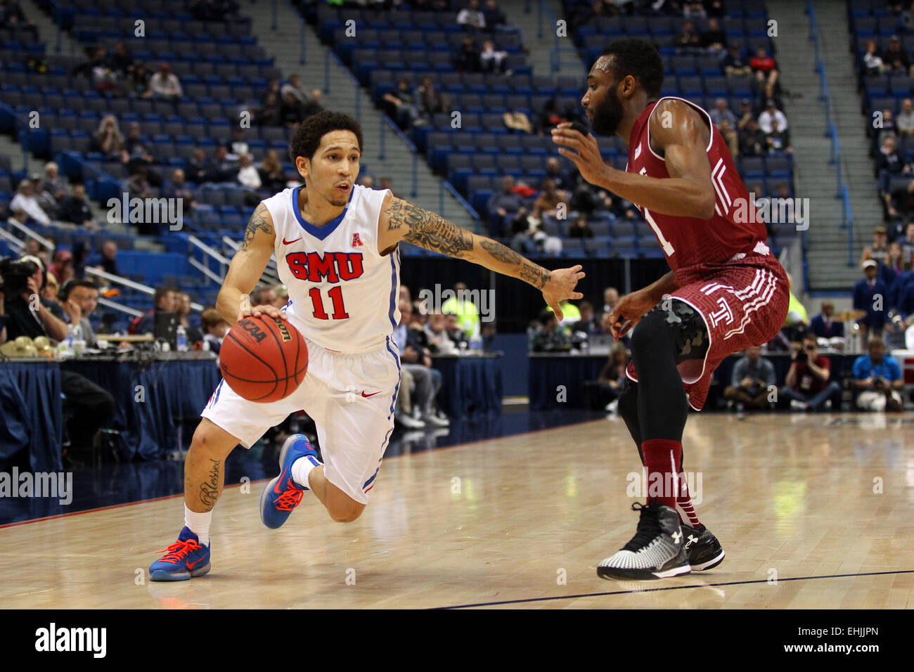 Hartford, Connecticut, USA. 14th Mar, 2015. Temple Owls guard Josh ...