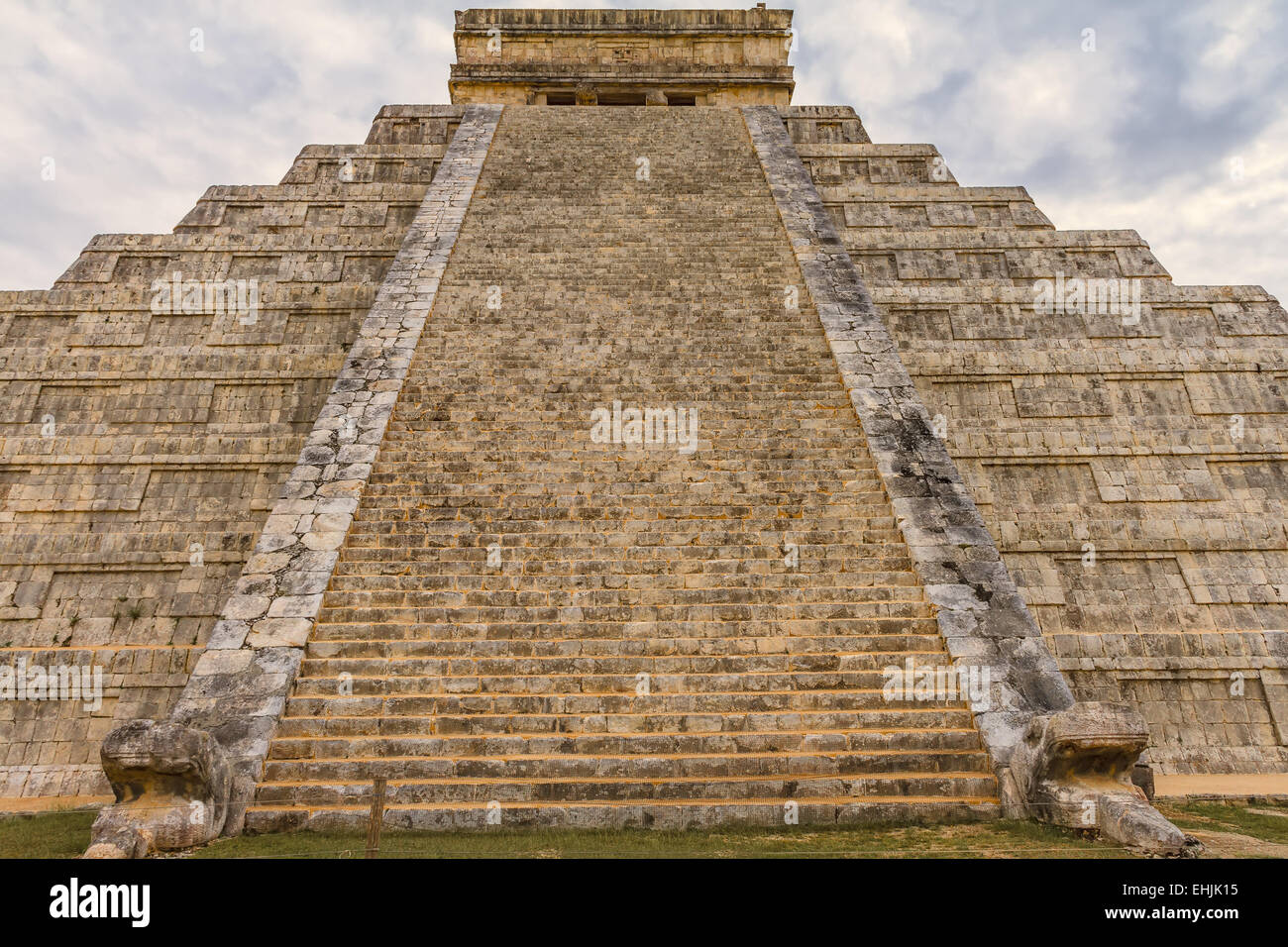 Chichen Itza Pyramid Mexico Stock Photo - Alamy