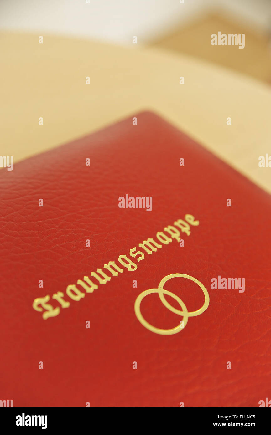 Golden marriage certificate hi-res stock photography and images - Alamy