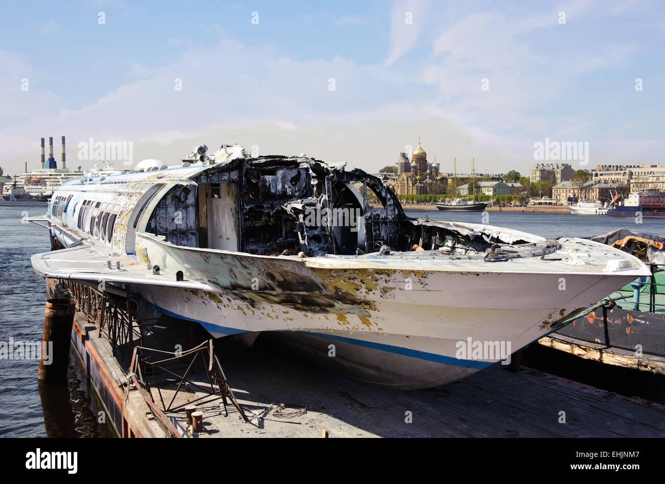 Burned burnt boat hi-res stock photography and images - Alamy