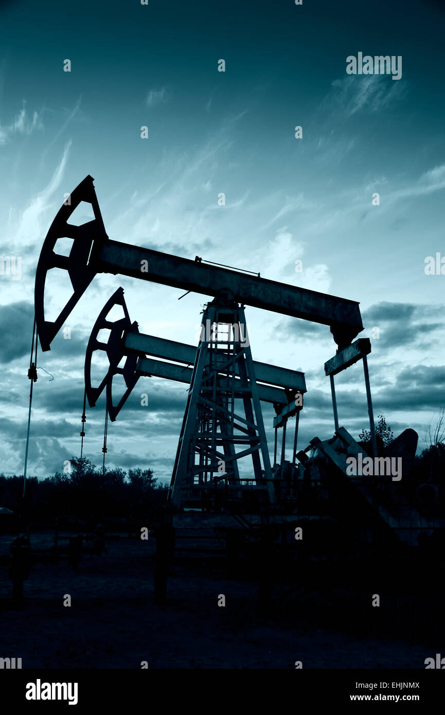 Pump jack working hi-res stock photography and images - Alamy