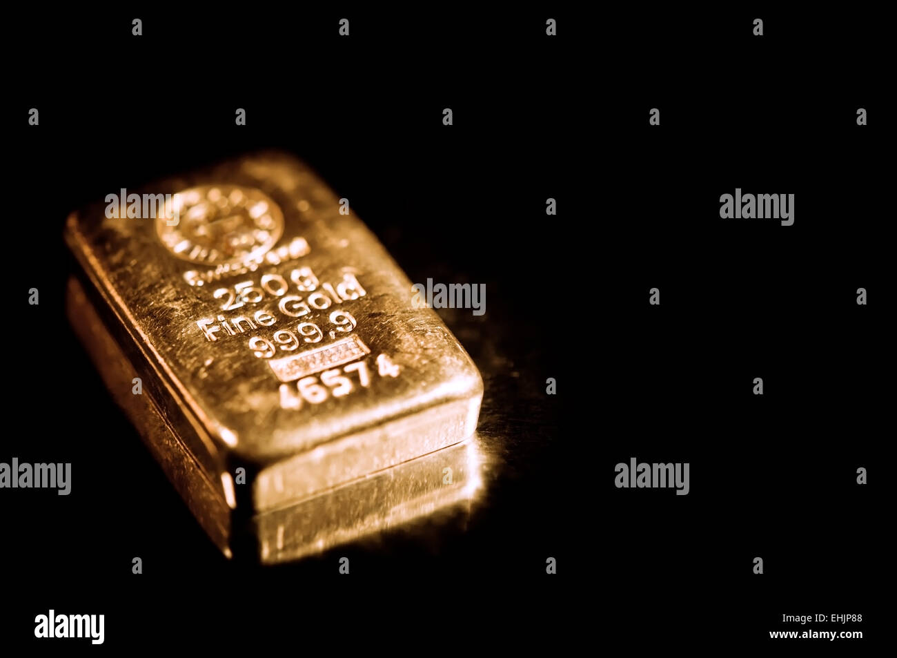 Bullion fine gold investment hi-res stock photography and images - Alamy
