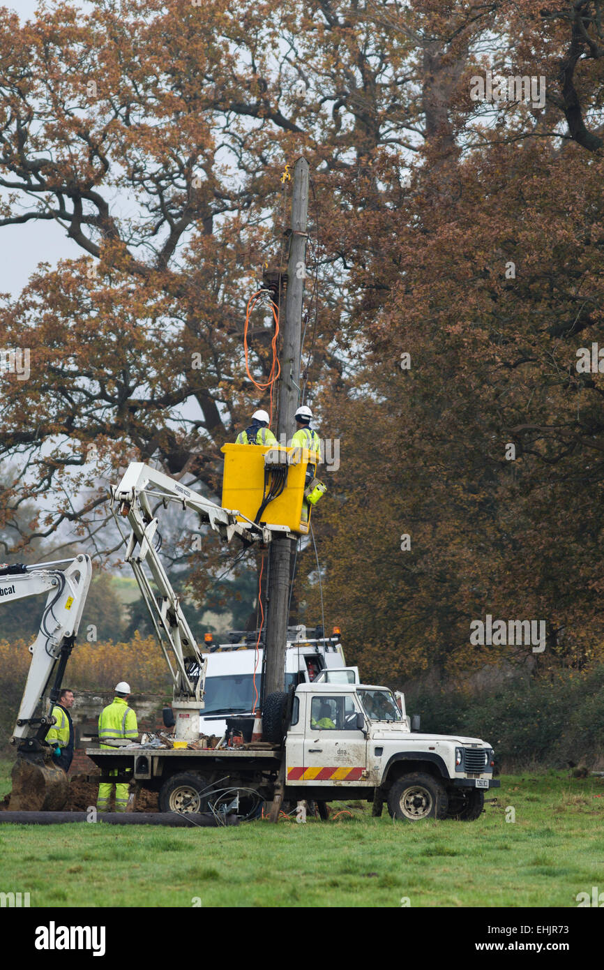 Power line maintenance hi-res stock photography and images - Alamy