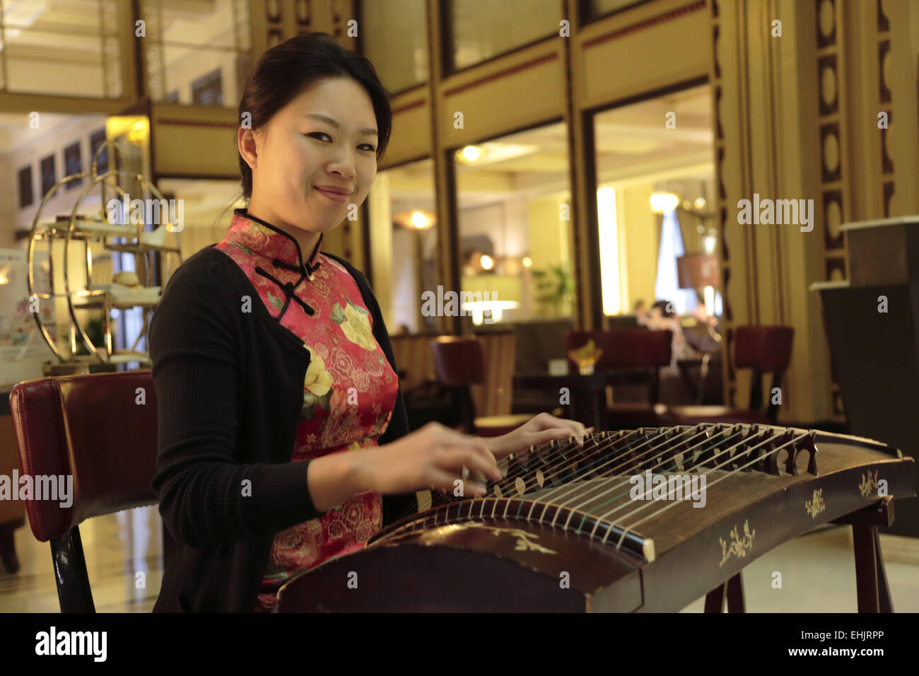 Chinese music instrument hi-res stock photography and images - Alamy