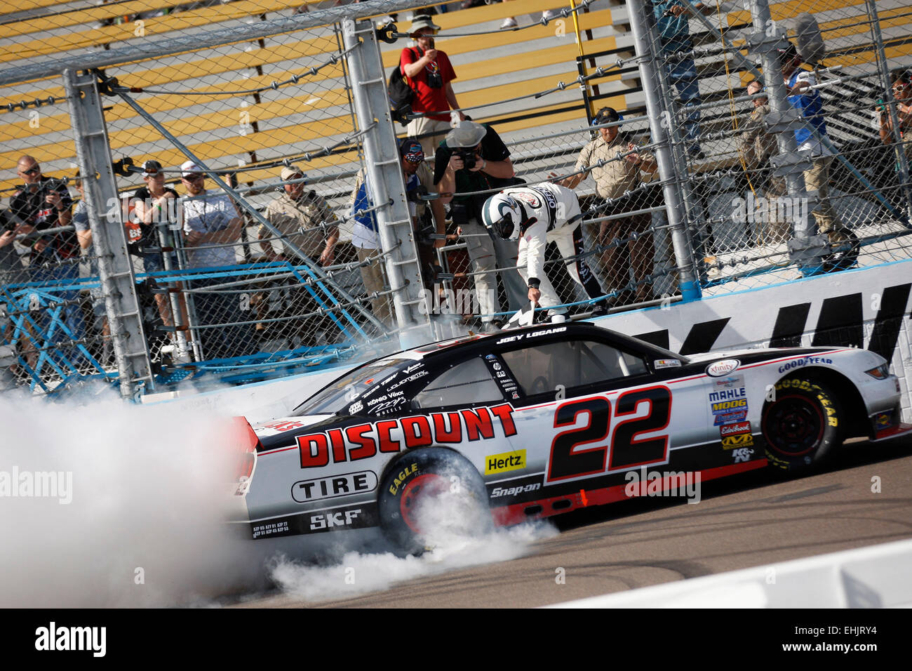 Avondale, AZ, USA. 14th Mar, 2015. Avondale, AZ - Mar 14, 2015: Joey ...