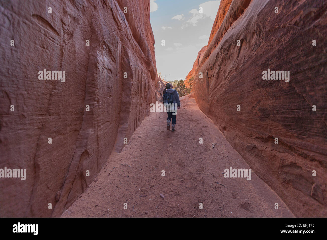 Female explorer hi-res stock photography and images - Alamy