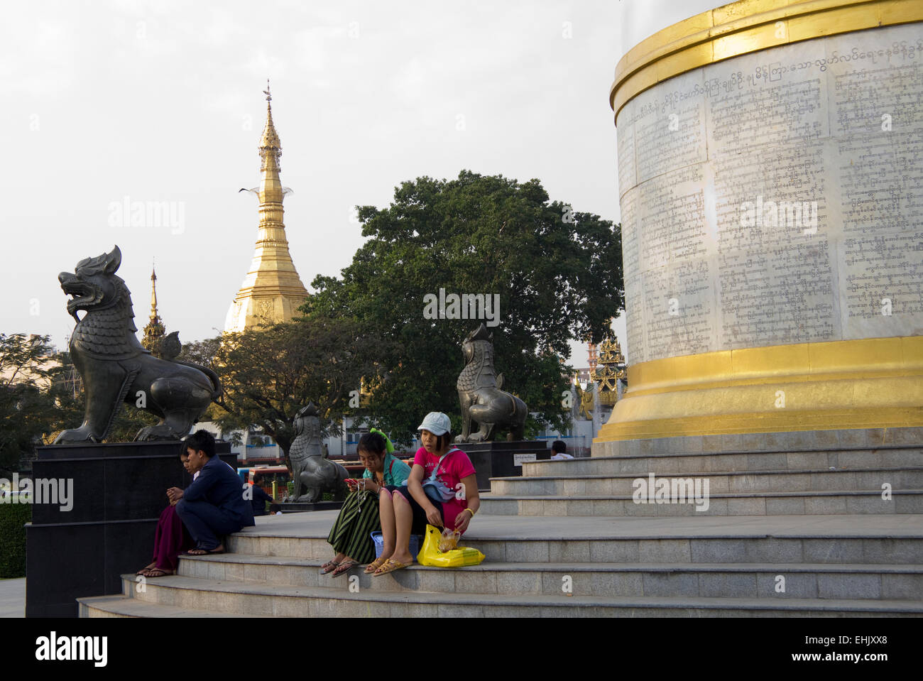 Burmese independence obelisk monument yangon hi-res stock photography ...