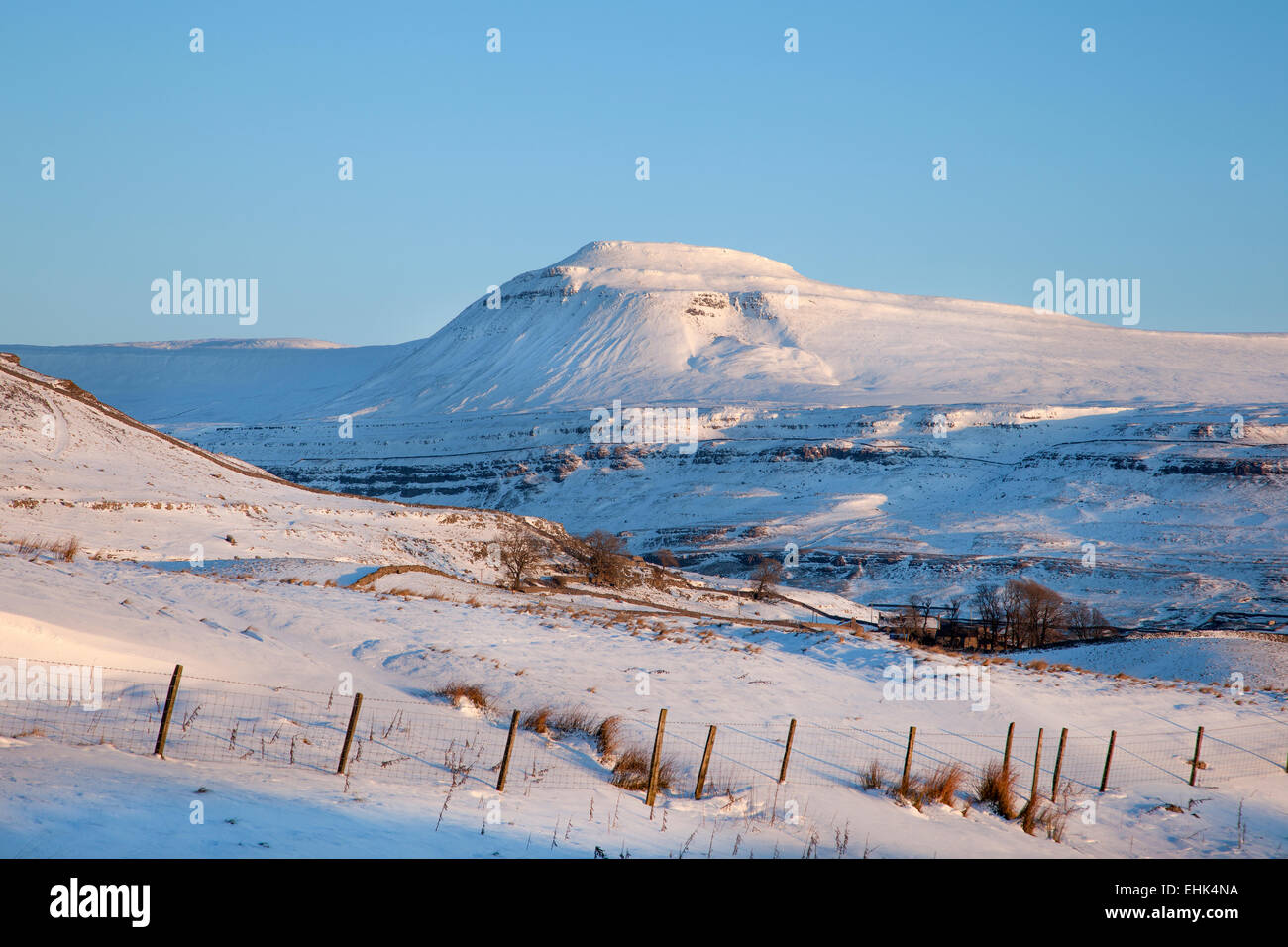 Ingleborough Yorkshire Dales Stock Photo - Alamy