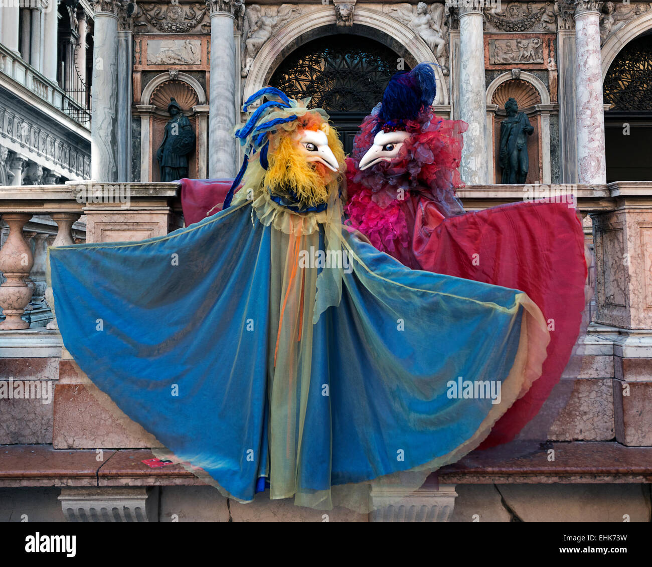 Bird mask carnival hi-res stock photography and images - Alamy