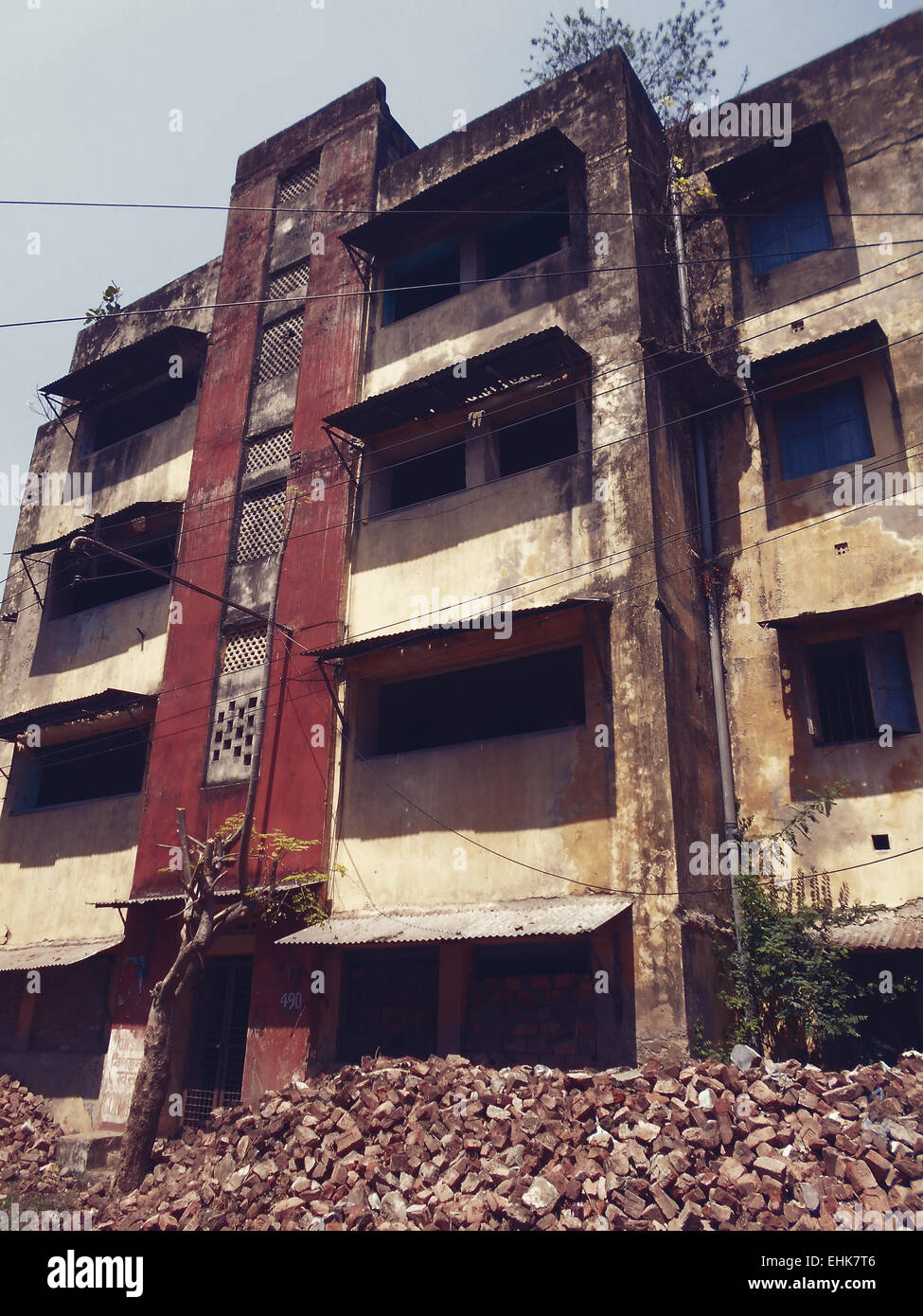 Tree destroy building hi-res stock photography and images - Alamy