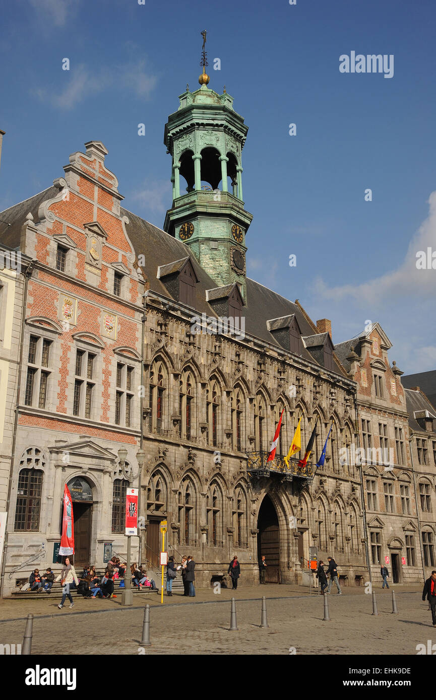 The old square the Grand Place, and the Gothic style City Hall with ...