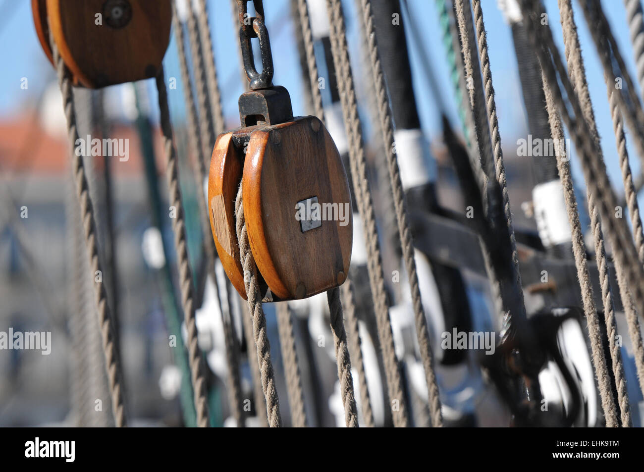 Marine rigging hi-res stock photography and images - Alamy