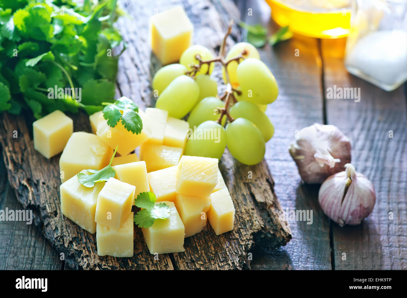 Red stilton on cheese biscuit hi-res stock photography and images - Alamy