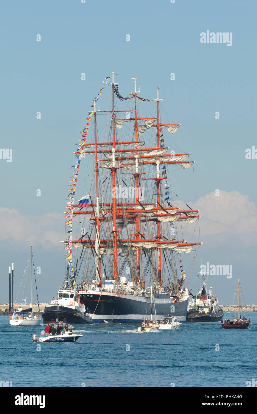 Voilier traditionnel hi-res stock photography and images - Alamy