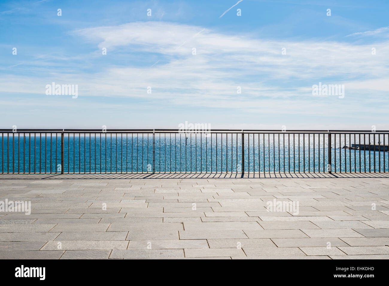 Parallel railing hi-res stock photography and images - Alamy