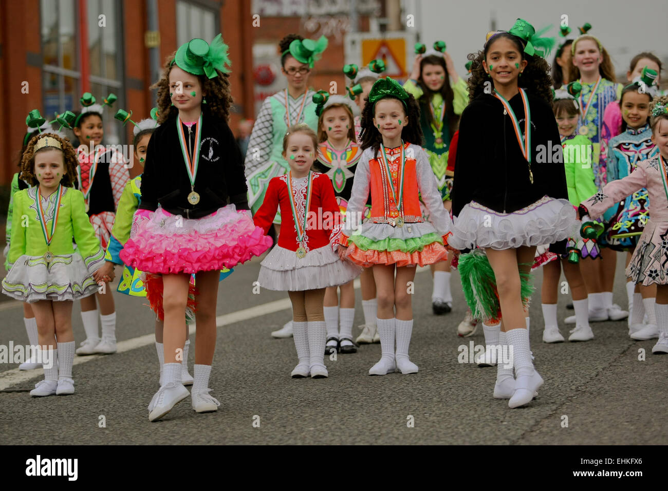 Children dancing irish traditional dancing hi-res stock photography and ...