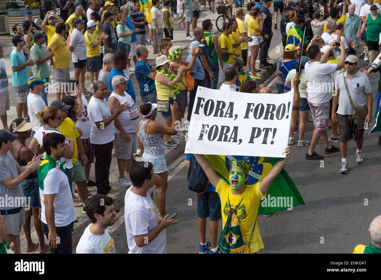 Rio De Janeiro, RJ, Brazil. 16th Mar, 2015. Massive crowds on Copacana ...