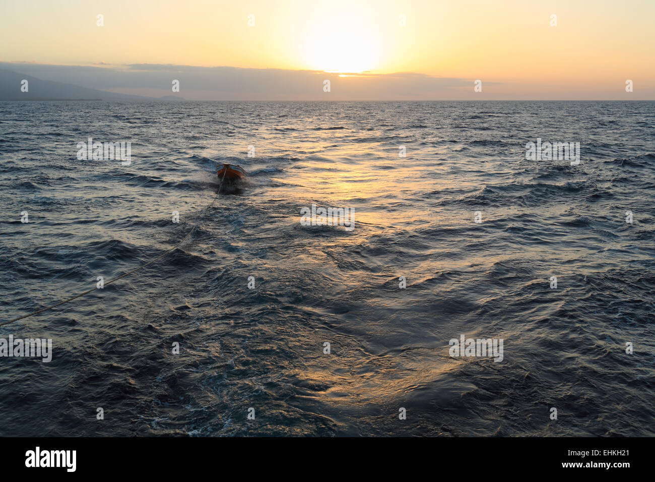 Ocean sunset boat komodo hi-res stock photography and images - Alamy