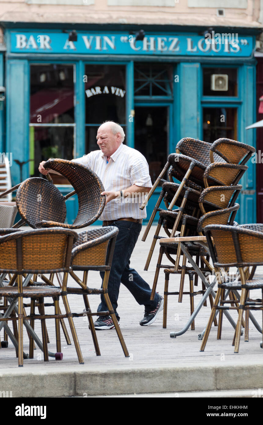 Setting up chairs hi-res stock photography and images - Alamy