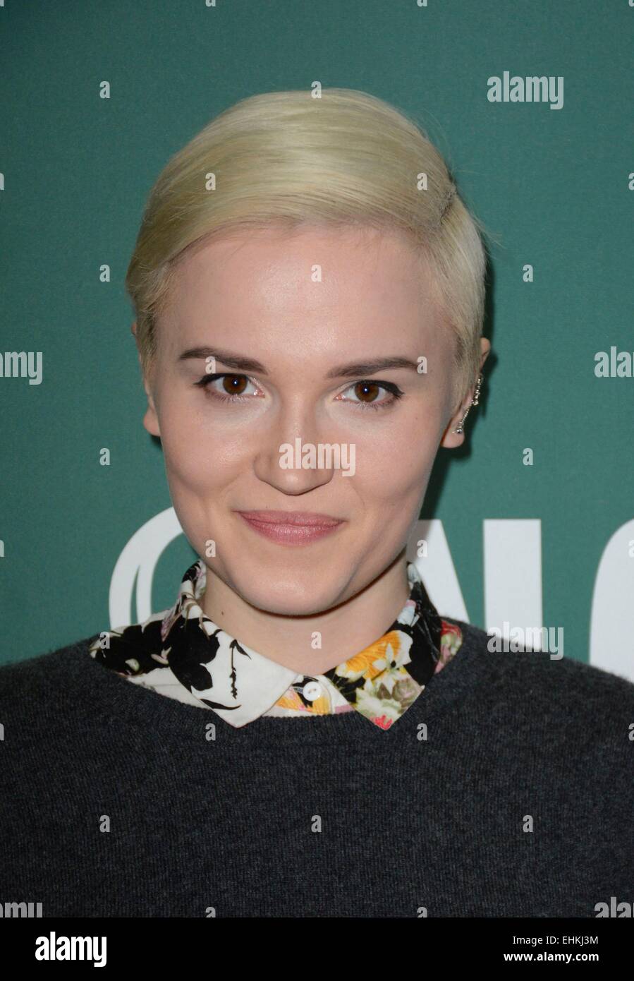 New York, NY, USA. 15th Mar, 2015. Veronica Roth at in-store appearance ...