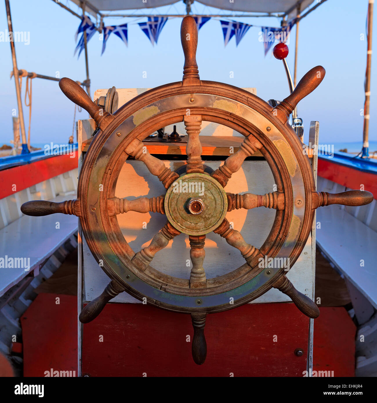 Steering boat wheel close-up Stock Photo - Alamy