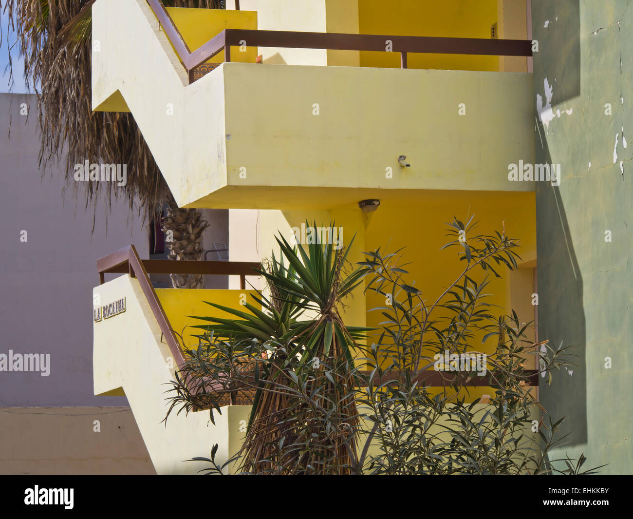 Yellow and green building hi-res stock photography and images - Alamy