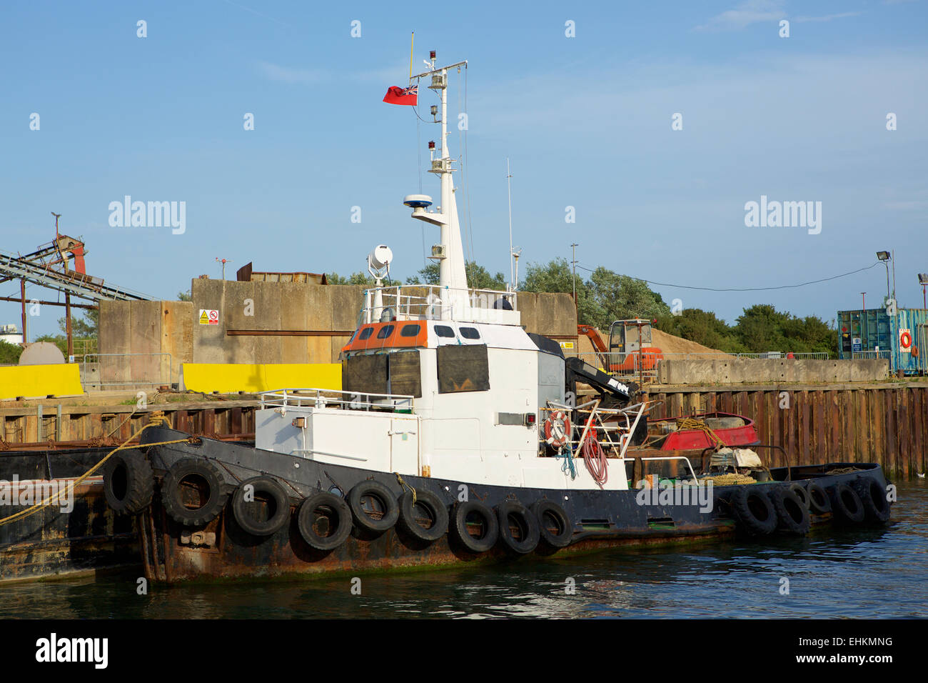 Vessel alongside jetty hi-res stock photography and images - Alamy