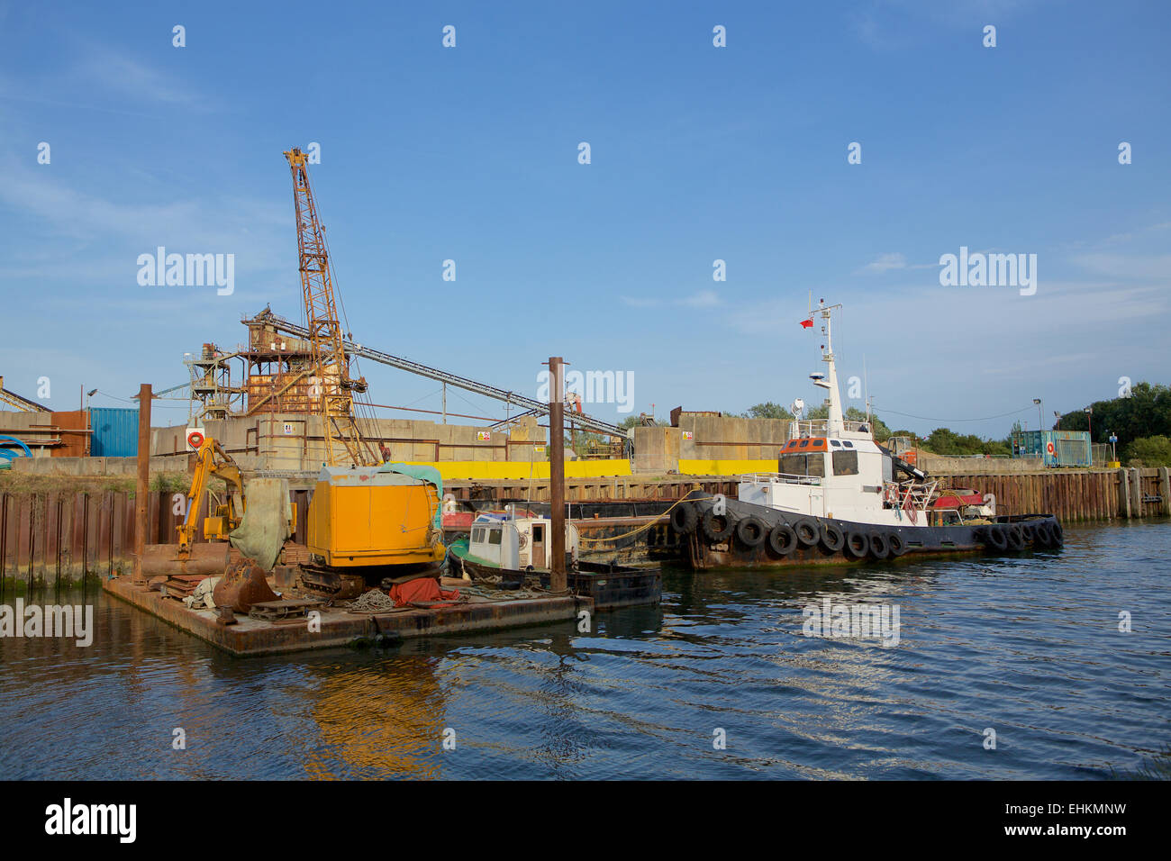 Small tug boat hi-res stock photography and images - Alamy