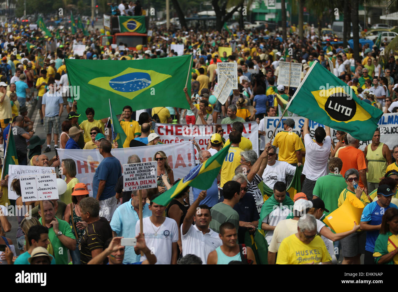 Corruption protest signs hi-res stock photography and images - Alamy