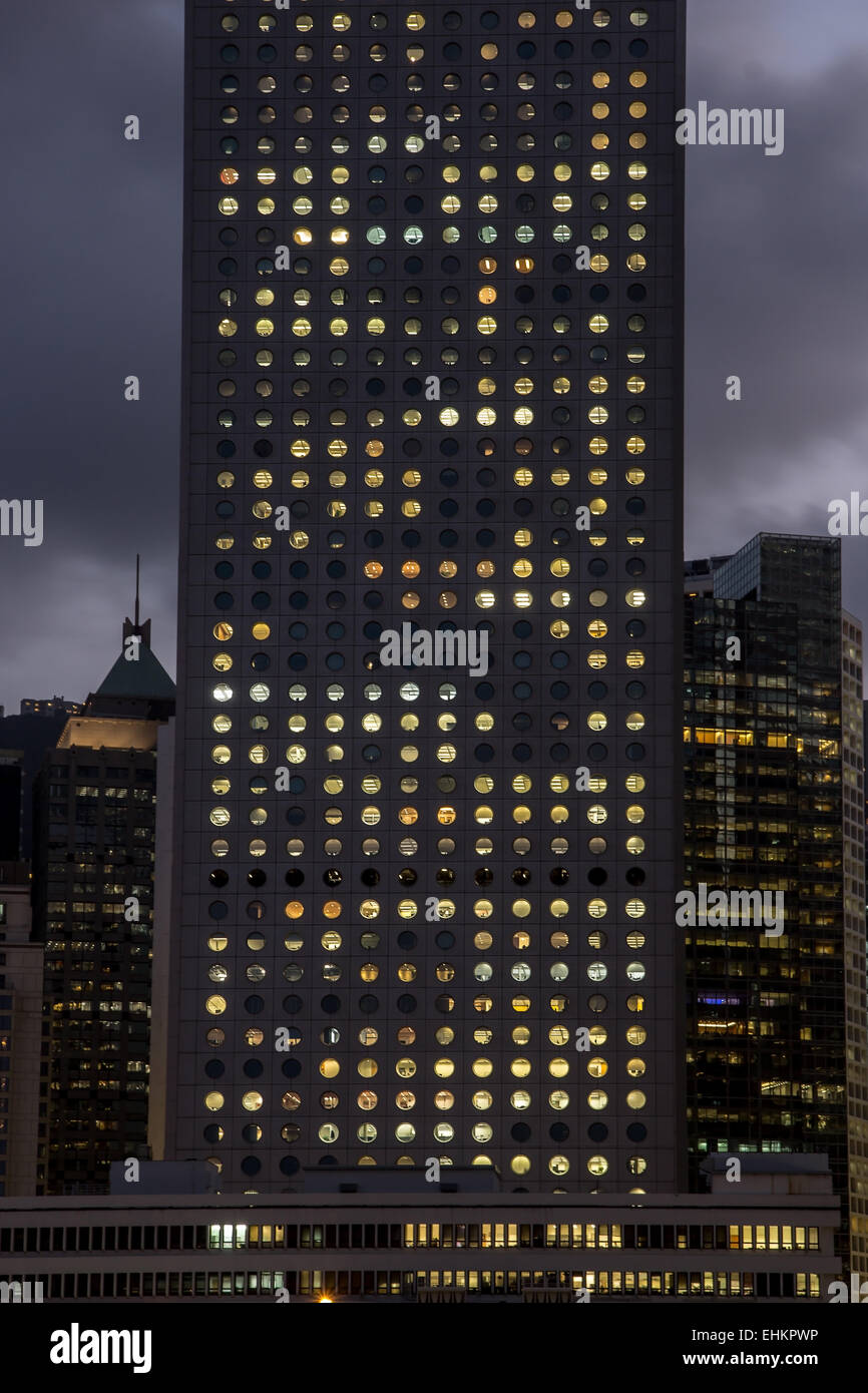 Skyscraper with lighted windows hi-res stock photography and images - Alamy