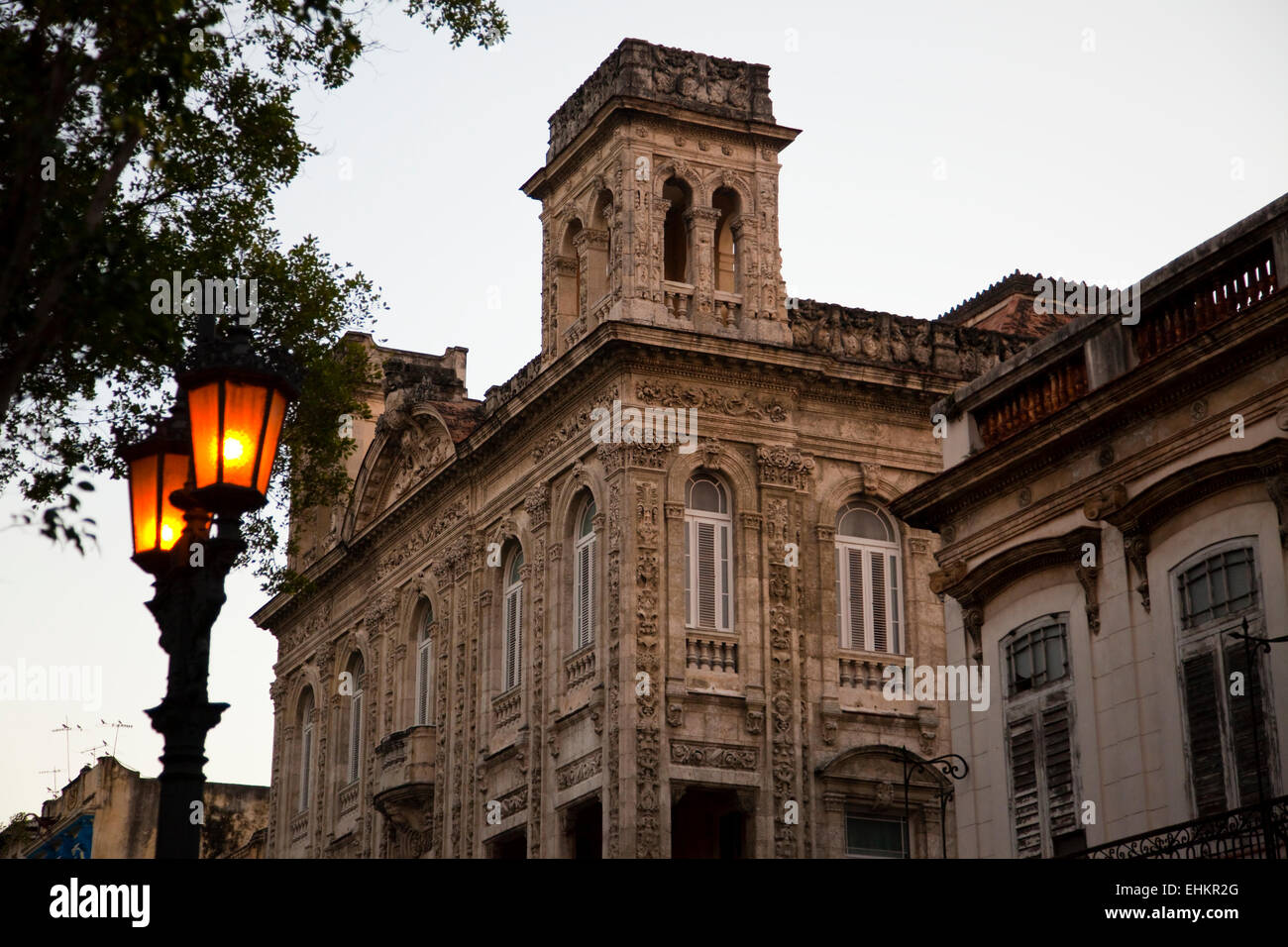 Spanish colonial architecture havana cuba hi-res stock photography and ...