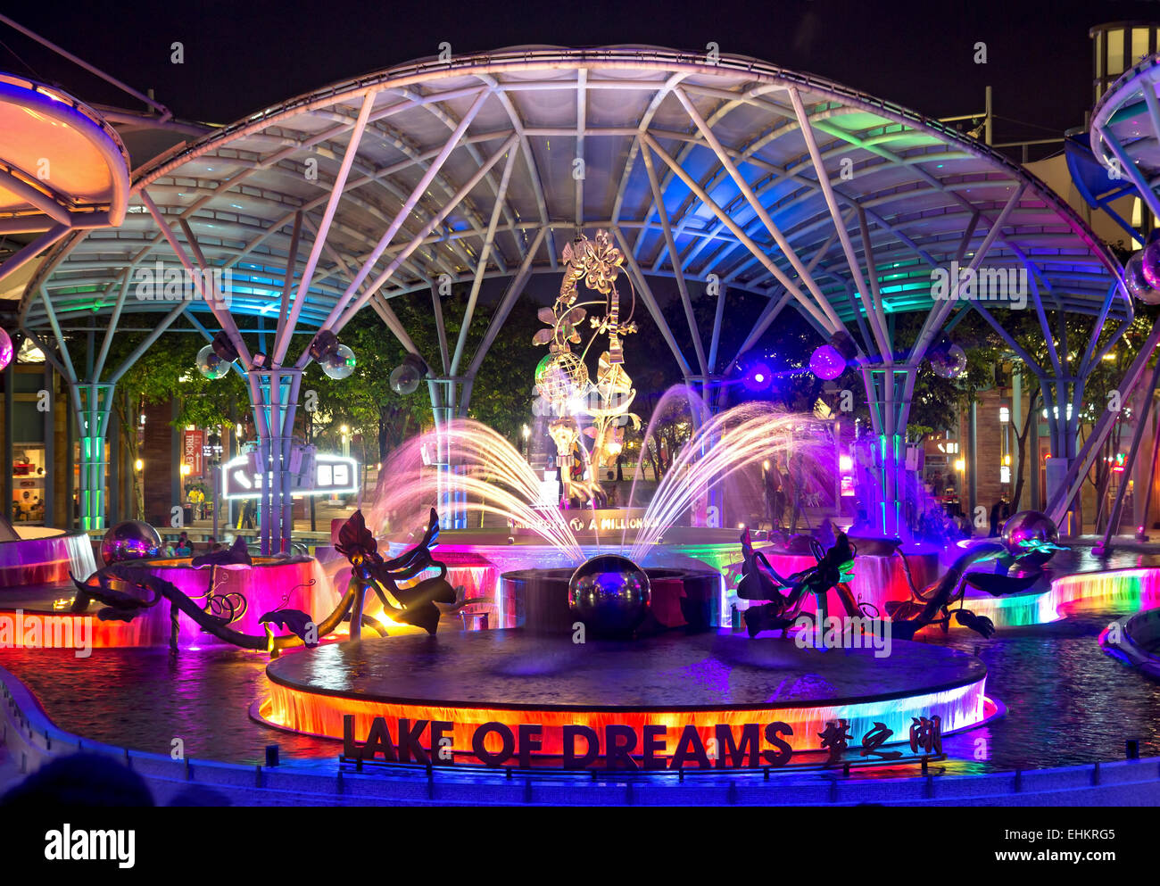 Lake of dreams, light show at Sentosa Musical Fountain Stock Photo - Alamy