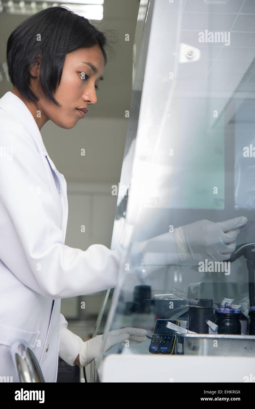 Under the hood hi-res stock photography and images - Alamy