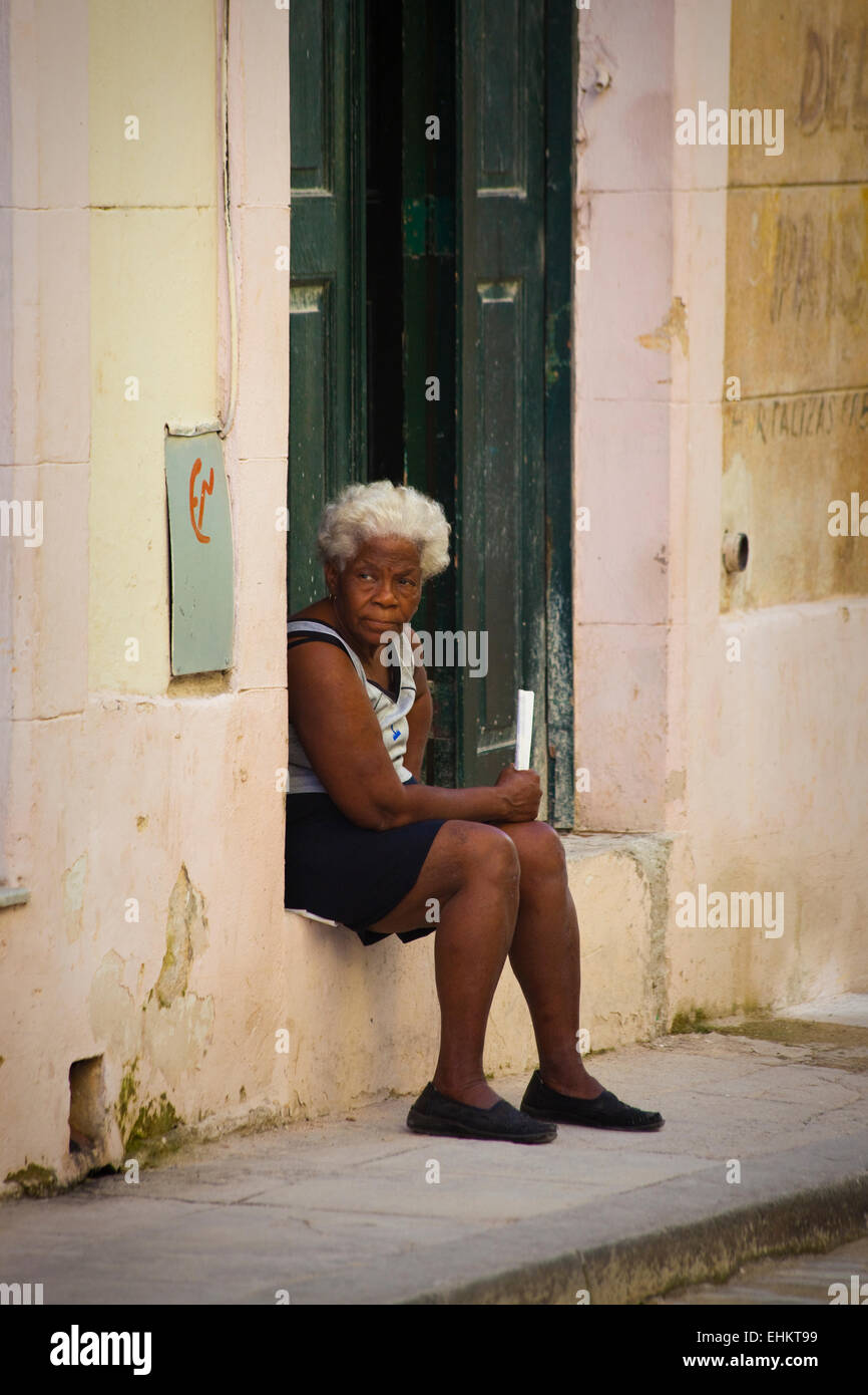 Portrait cuban woman havana hi-res stock photography and images - Alamy