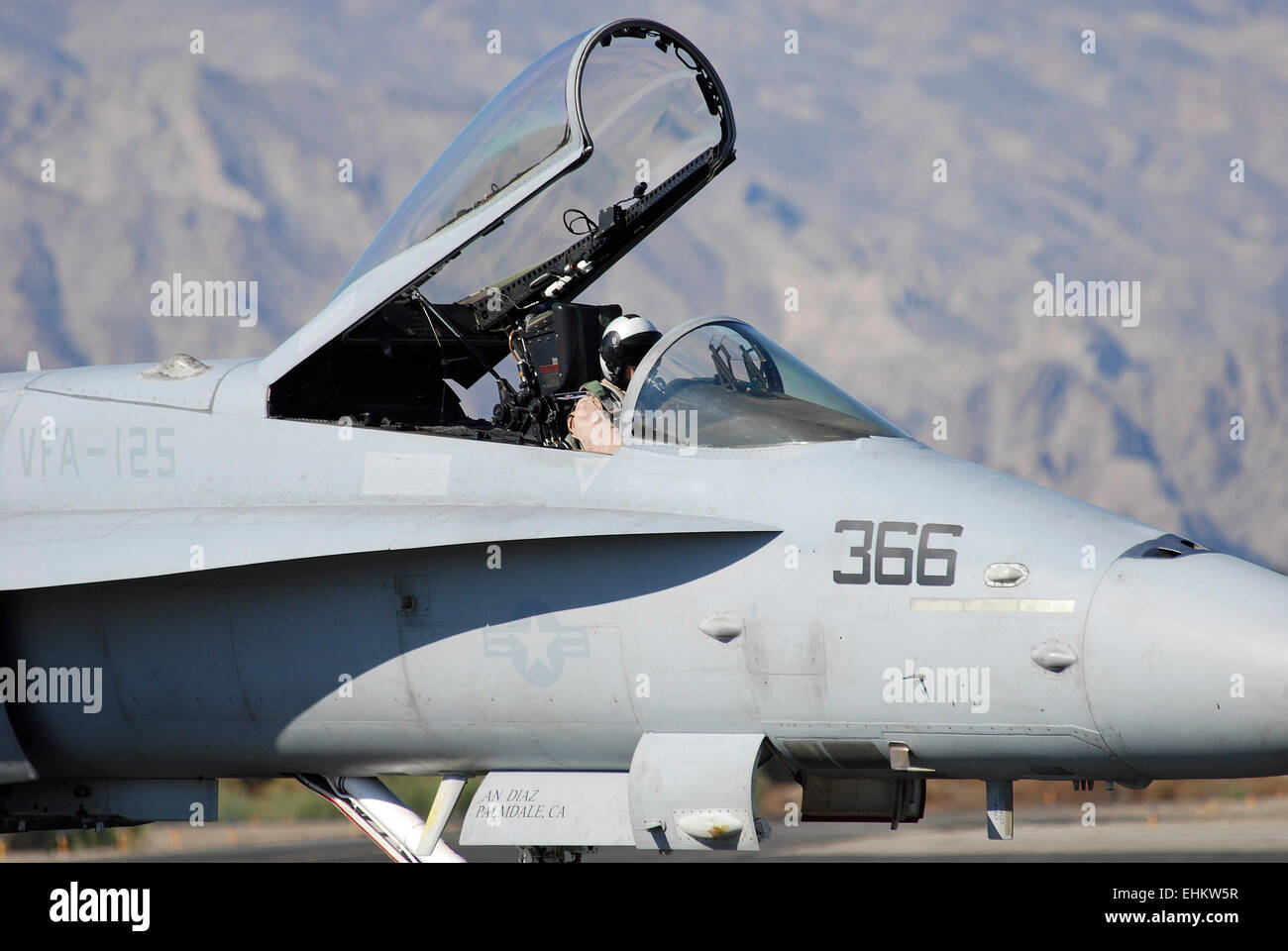 F 18 fighter jet hi-res stock photography and images - Alamy