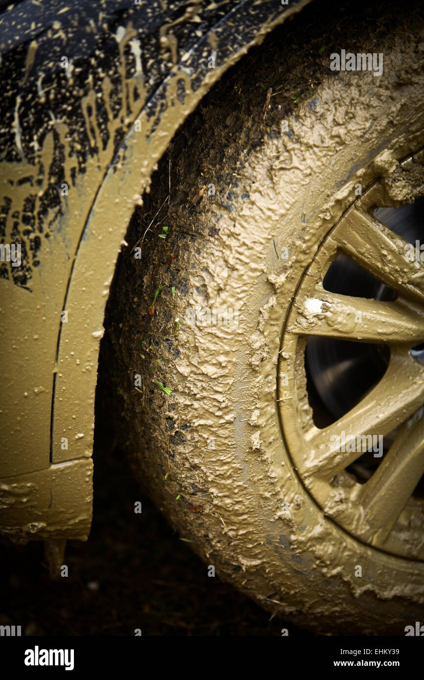 Cars stuck mud hi-res stock photography and images - Alamy