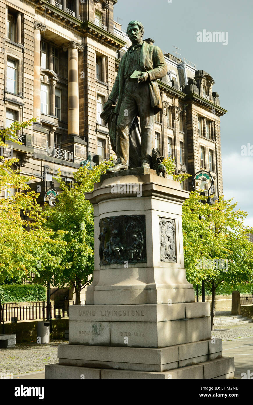 David livingstone statue scotland hi-res stock photography and images ...