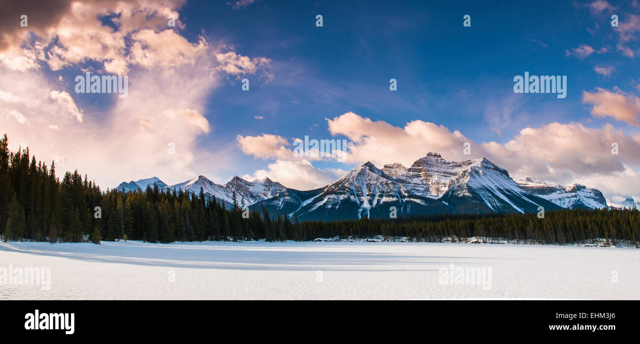 Scenic Herbert Lake in winter, Banff National Park, Alberta Canada ...