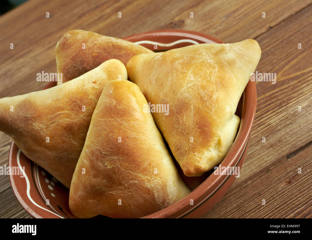 Samosa traditional cuisine hi-res stock photography and images - Alamy